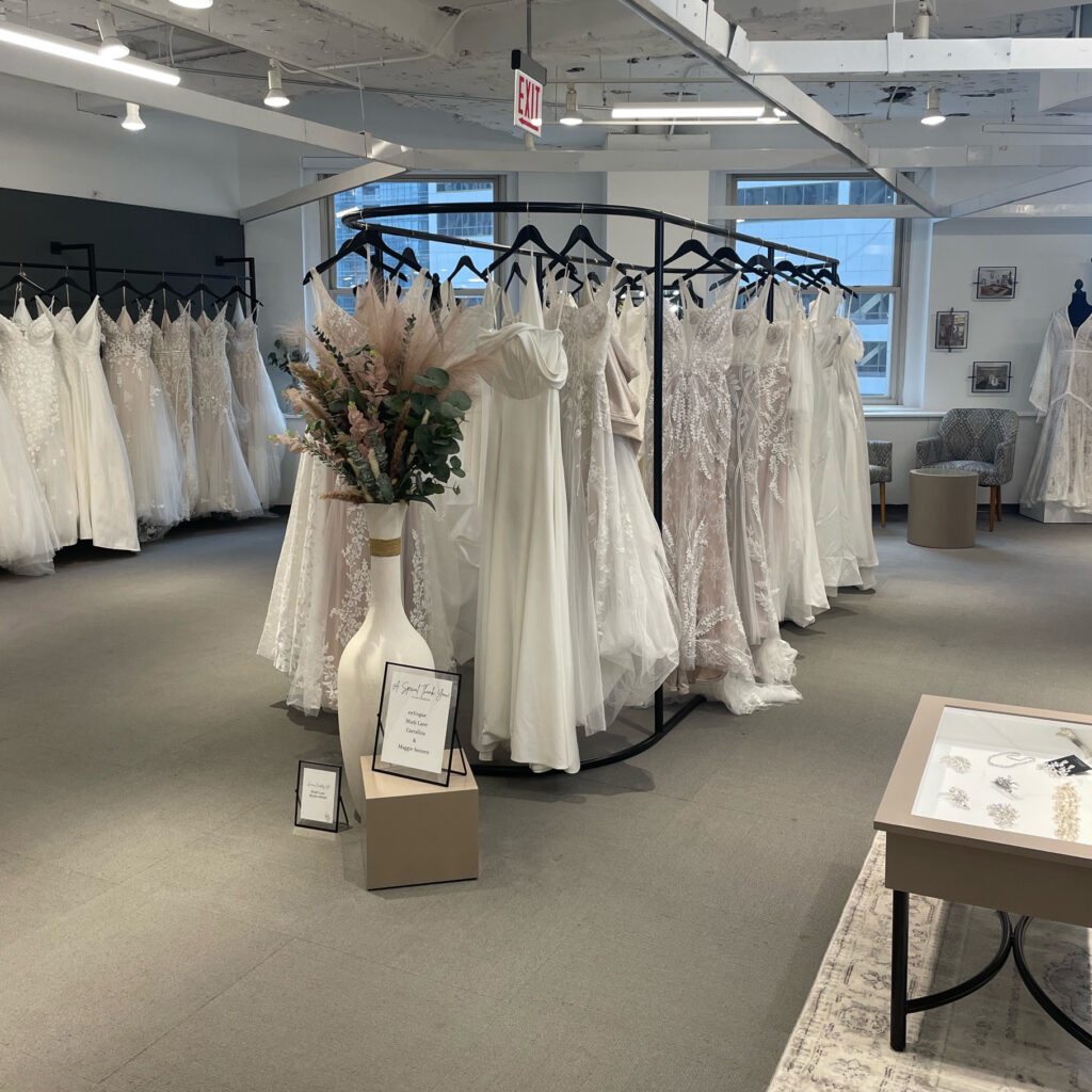 Oval Free Standing Dress Rack - Bridal Displays