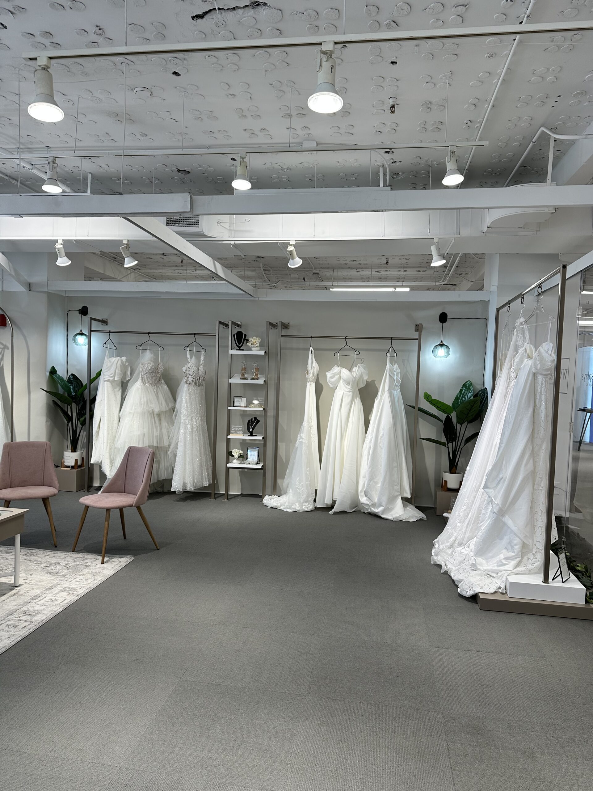 Wall Anchored Accessory Unit - Bridal Displays